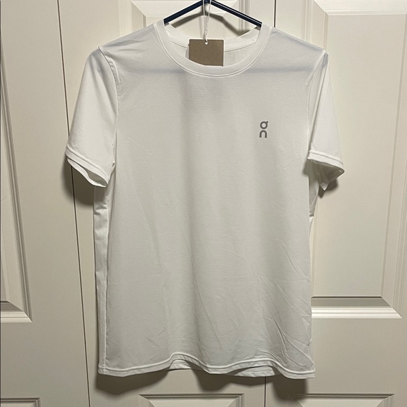 On Running | Tops | On Running Classic White Short Sleeve Tee | Poshmark